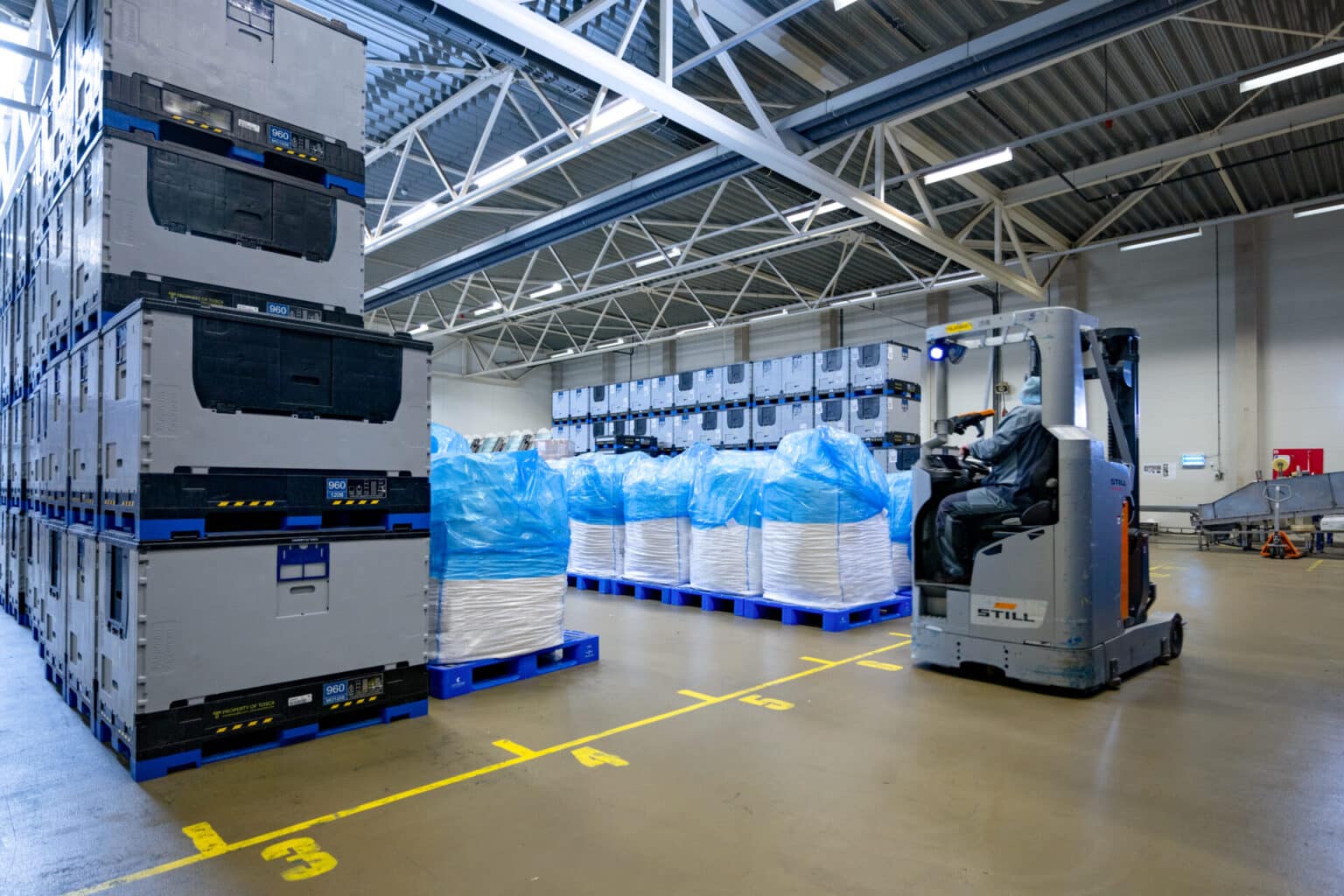 Plastic Bulk Bins for Smarter Supply Chains | Tosca